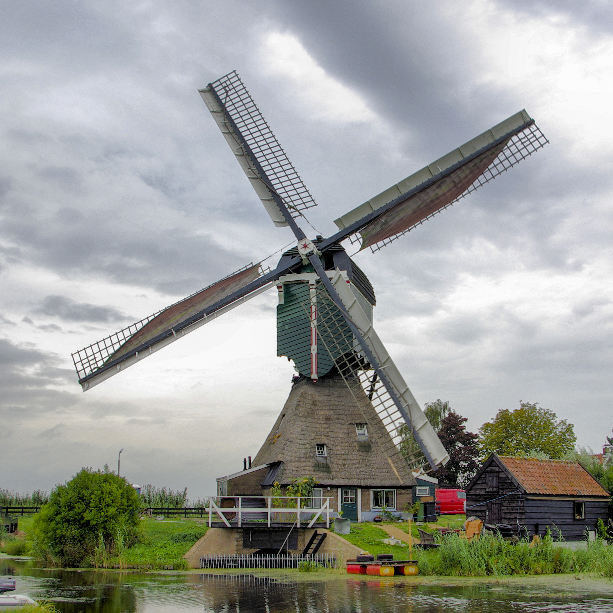 Hofwegense Molen in Bleskensgraaf - Poldermolen, Wipwatermolen ...