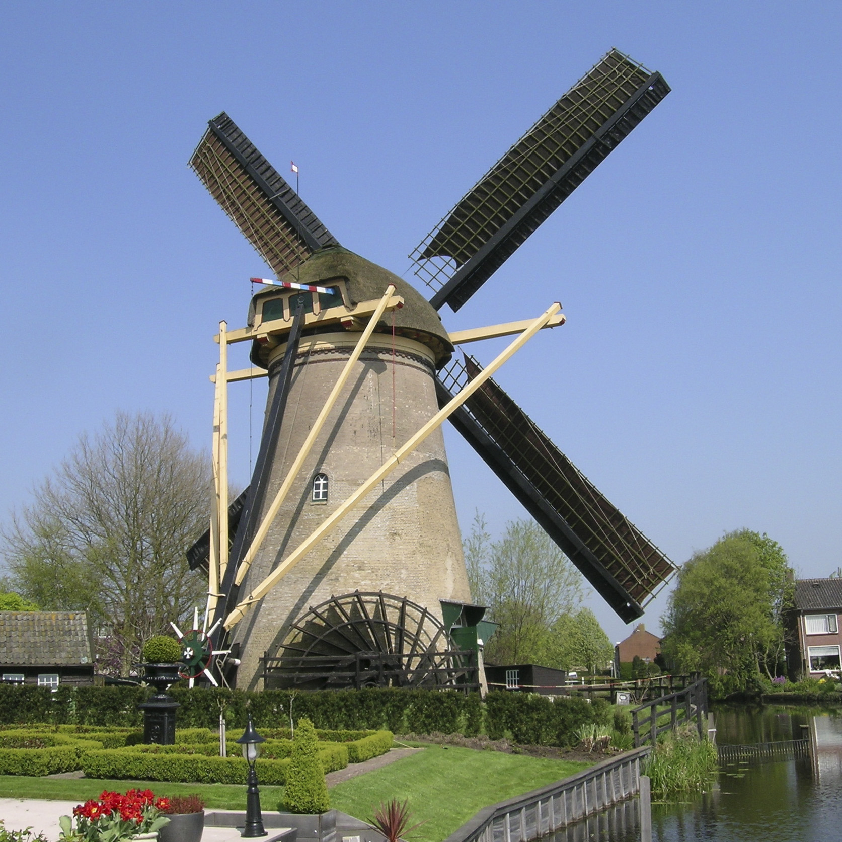 Kerkmolen in Molenaarsgraaf - Poldermolen, Ronde stenen grondzeiler ...